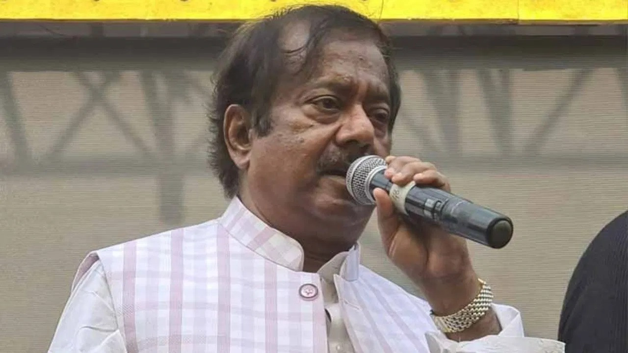 Bank accounts of Malik family members 'freeze'